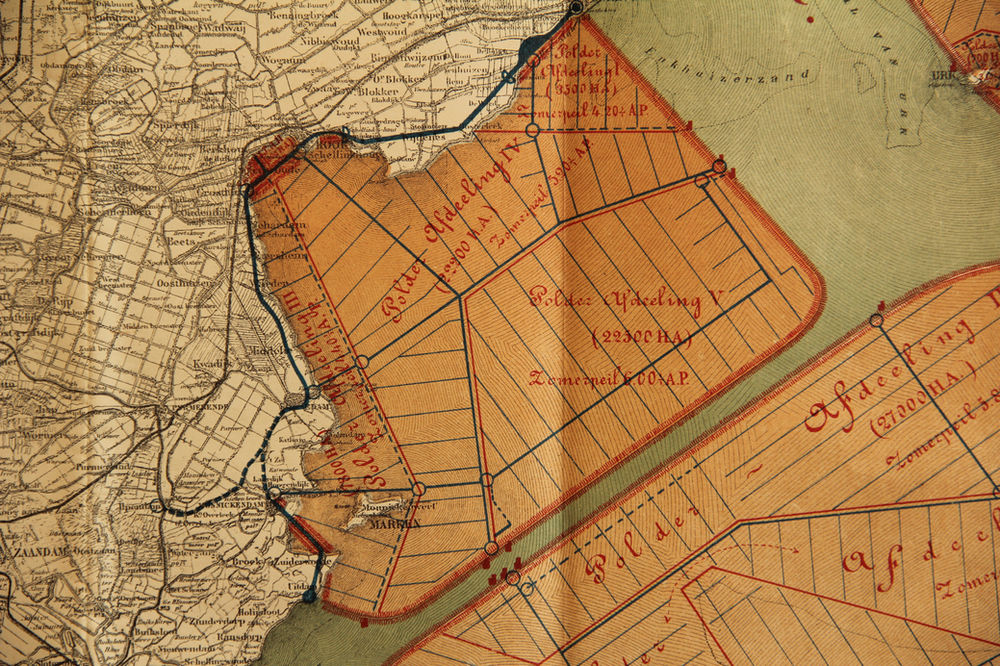 Making land from water: Dutch land reclamation on maps