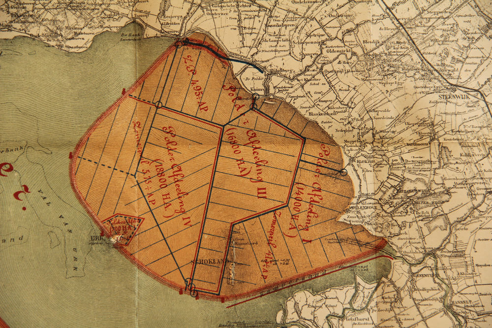 Making land from water: Dutch land reclamation on maps