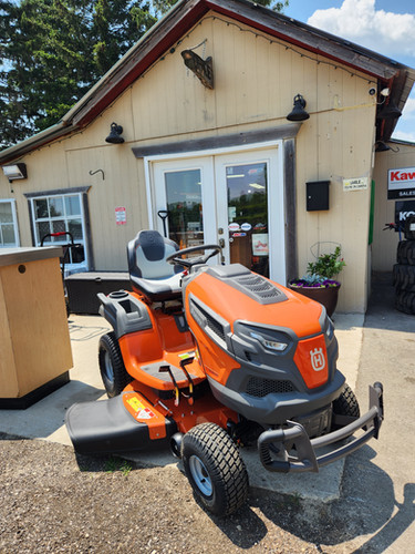 HUSQVARNA TS242XD TRACTOR | Pioneer Service LLC