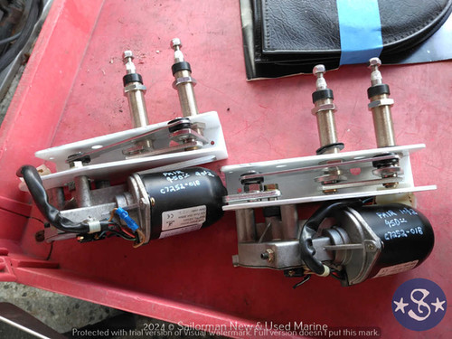 [Never Installed] Pair of Windshield Wiper Assemblies for 50 Ft Sea Ray ...