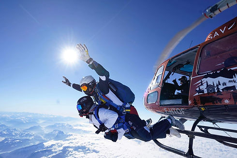 Skydiving from a helicopter - Freefall and parachute jumps | Haute-Savoie