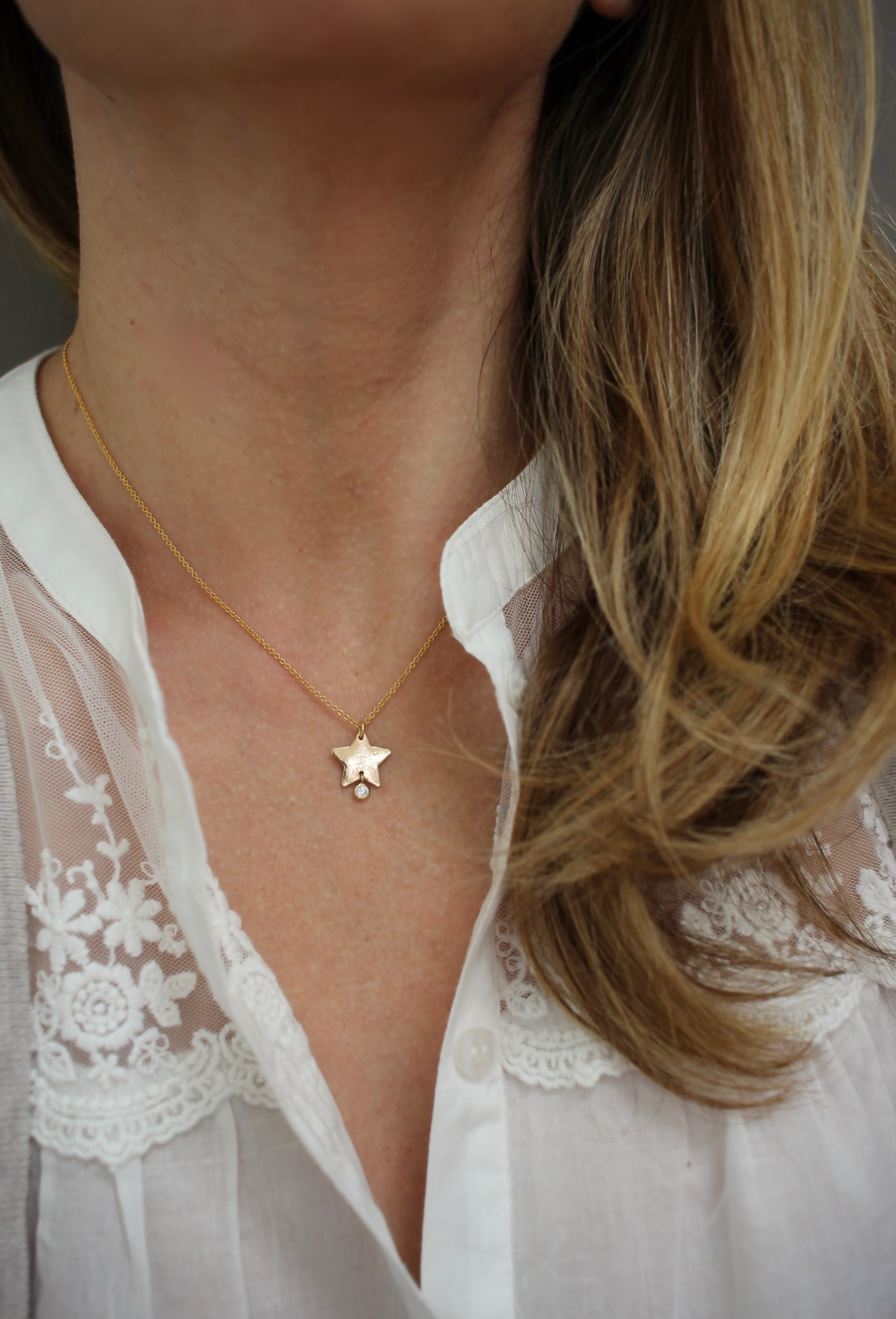 LA PLUIE FAIT DES CLAQUETTES | Colliers courts