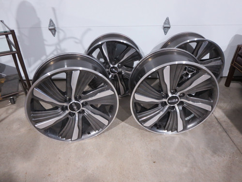 Set of 4 - 22" Wheels for Lincoln Navigator | Stella's