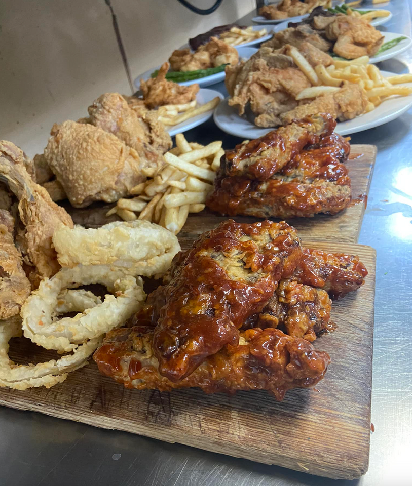 Hen House Restaurant | Steak | Fresh Seafood | Famous Chicken | 18072 ...