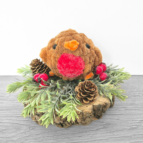 Log Plinth Decoration with Crochet Robin | CJW-Artwork