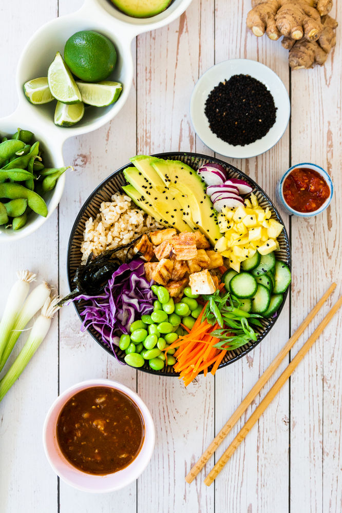 HOW TO MAKE A VEGAN POKE BOWL