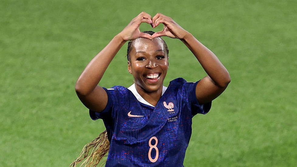 Congolese-Born Grace Geyoro Sets Record in Women’s Football Deal