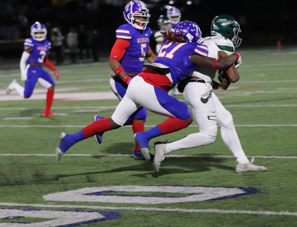 WELL-EARNED WIN: Howard TDs, defense push Temple past Waxahachie, 28-14 ...