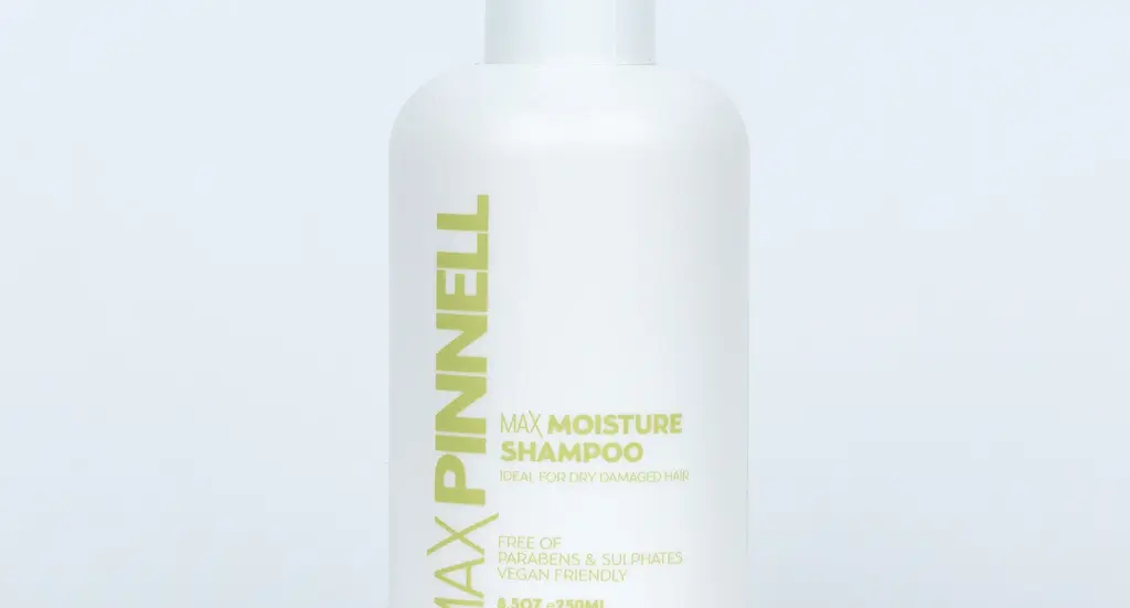 Max Pinnell Moisture Shampoo 250ml | Smooth Beauty and Wa