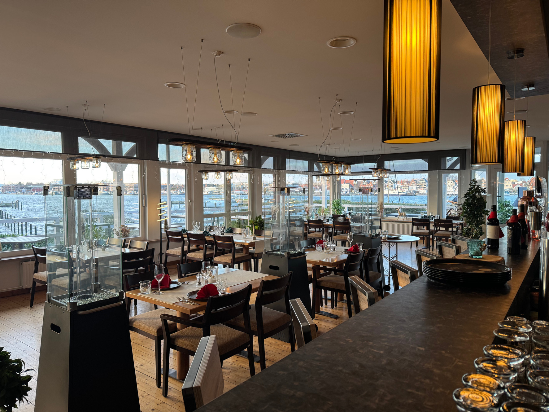 Surf & Turf | Restaurant in Lübeck-Travemünde auf dem Priwall | frische ...