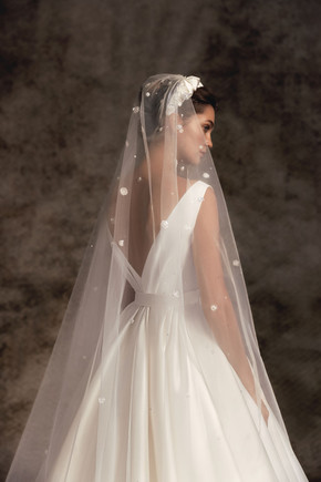 Clean & Modern | Brautkleider kaufen | Marie Bernal Braut