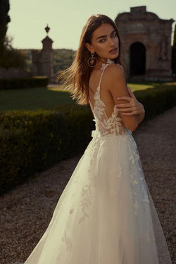 Raffiniert & Romantisch | Brautkleid kaufen | Marie Bernal Braut