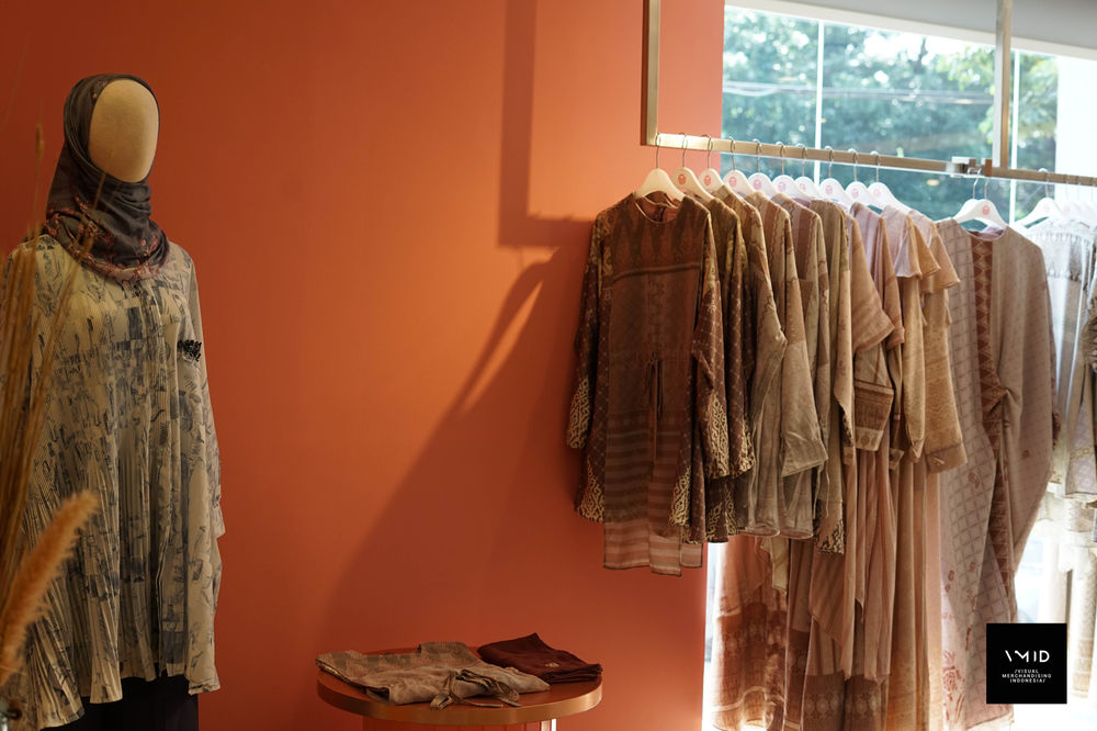 Ria Miranda - Flagship Store