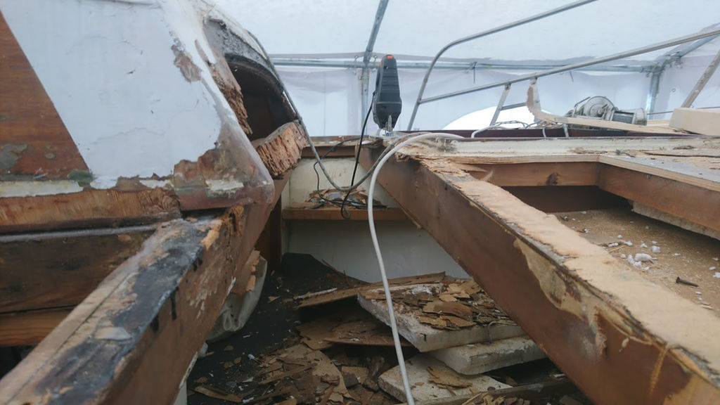 Das praktische Loch im Boot