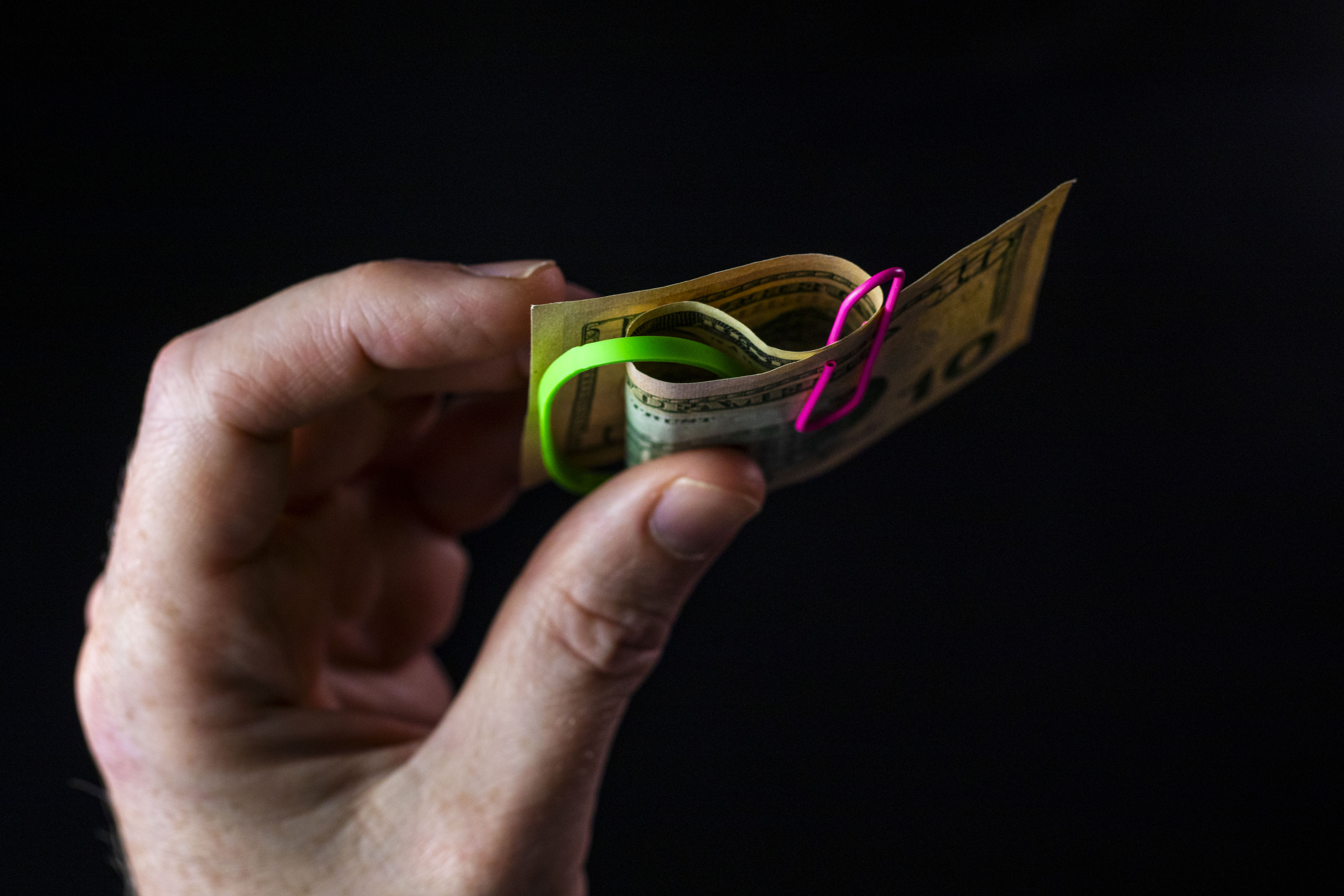 Linking Paper Clips Magic Trick: A Fun and Easy Trick for Beginner ...