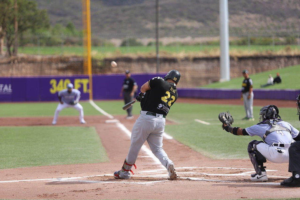 PERICOS CAE EN TREPIDANTE DUELO