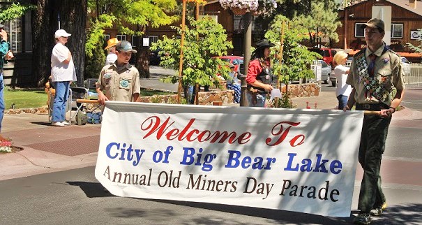 Buy the Best Custom Parade Banners in New York, NYC