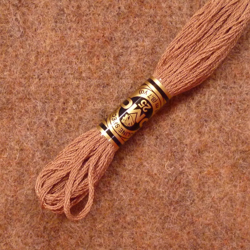 3862 Deer :: DMC Mouline Embroidery Thread :: 90% felt | paper-and-string
