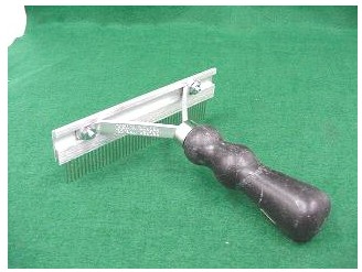 Decker Coarse Fur Comb | Cumberland Trappers