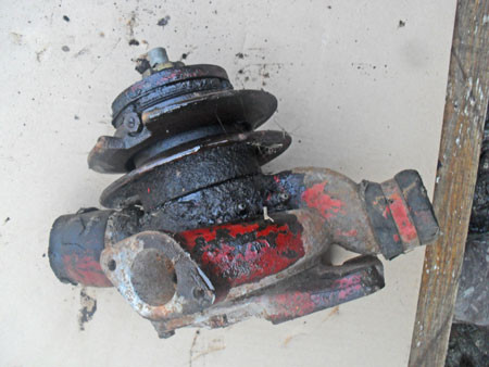 International W30 Water Pump Assembly | Pocock