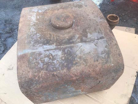 International T20 crawler kerosene tank | Pocock