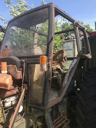 5127 David Brown 1494/1594/1694 etc cab in a rot free condition | Pocock