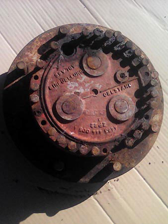 International 885 4WD hub, side drive axle | Pocock