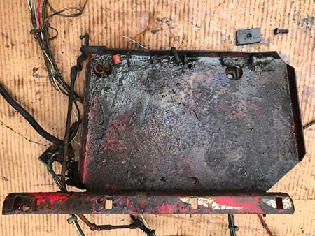 International 250/275 etc battery tray | Pocock