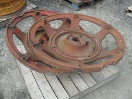 Farmall M Rear Wheel Centre (Pair) | Pocock