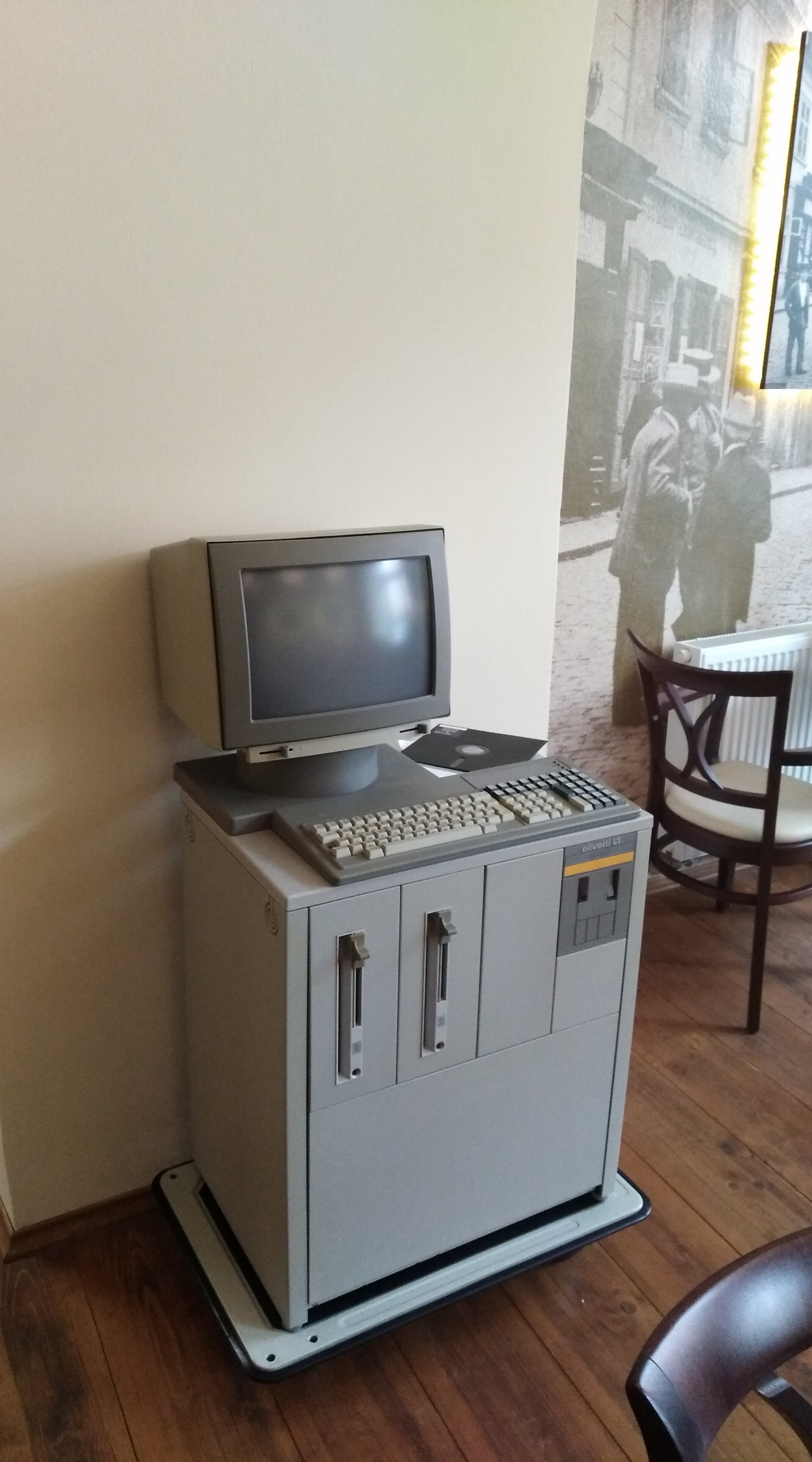 Retro Computer | Žatec | Staré počítače | Tesla | Datapoint | HP