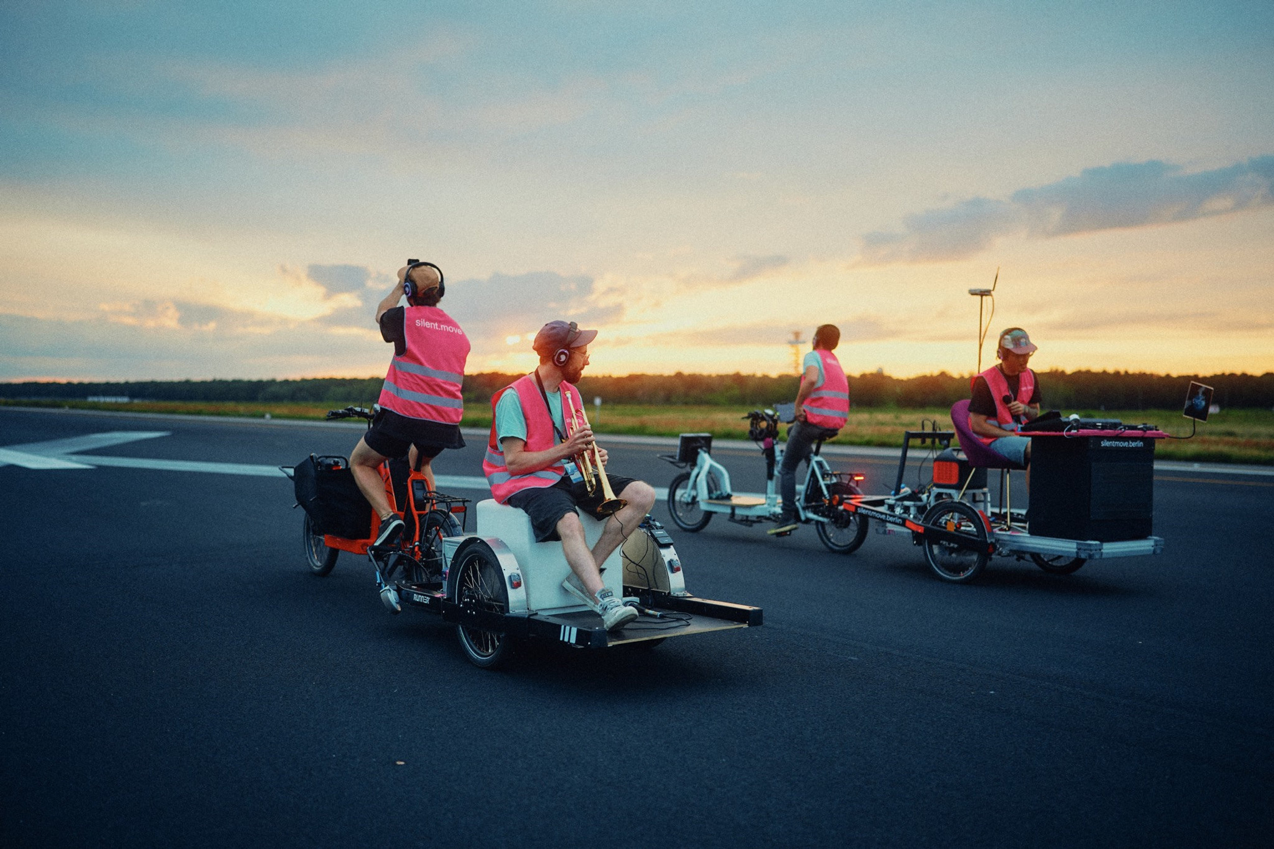 ArtistsOnWheels // TXL | silent.move