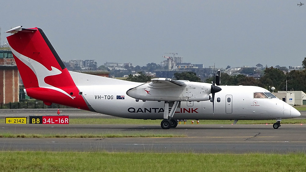 Qantaslink Bombardier Dash 8-Q200 Economy Class Flight Review: QF1458 ...