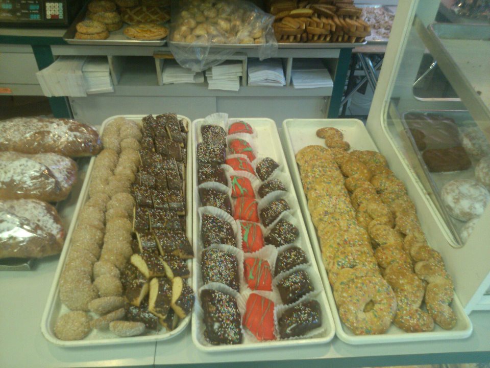 La Scala Italian Pastry Shop | ABOUT US