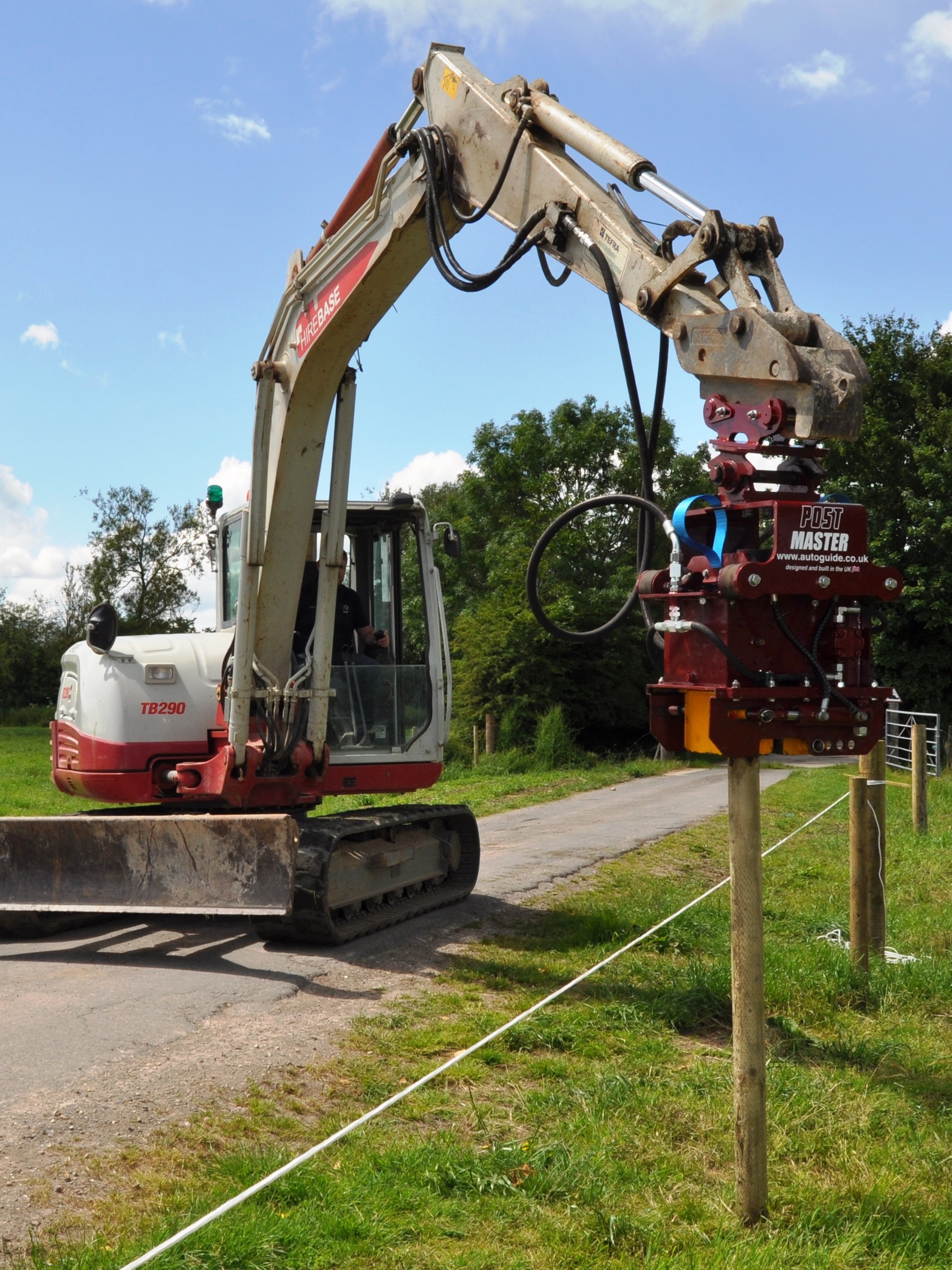 Hydraulic Post Knockers from Autoguide Equipment