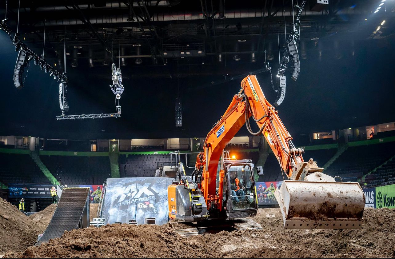 Nick Jevons Designs Ignites the 2024 Arenacross Tour with Unmatched Energy