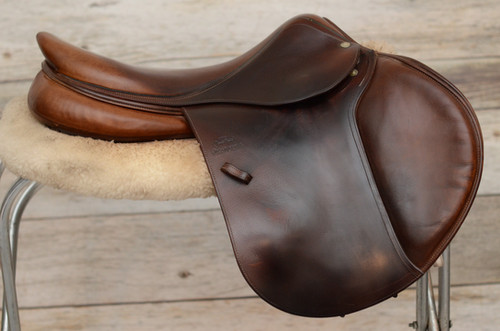 18" Devoucoux | 2015 | 2AA | 4.75 | Double Oak Tack