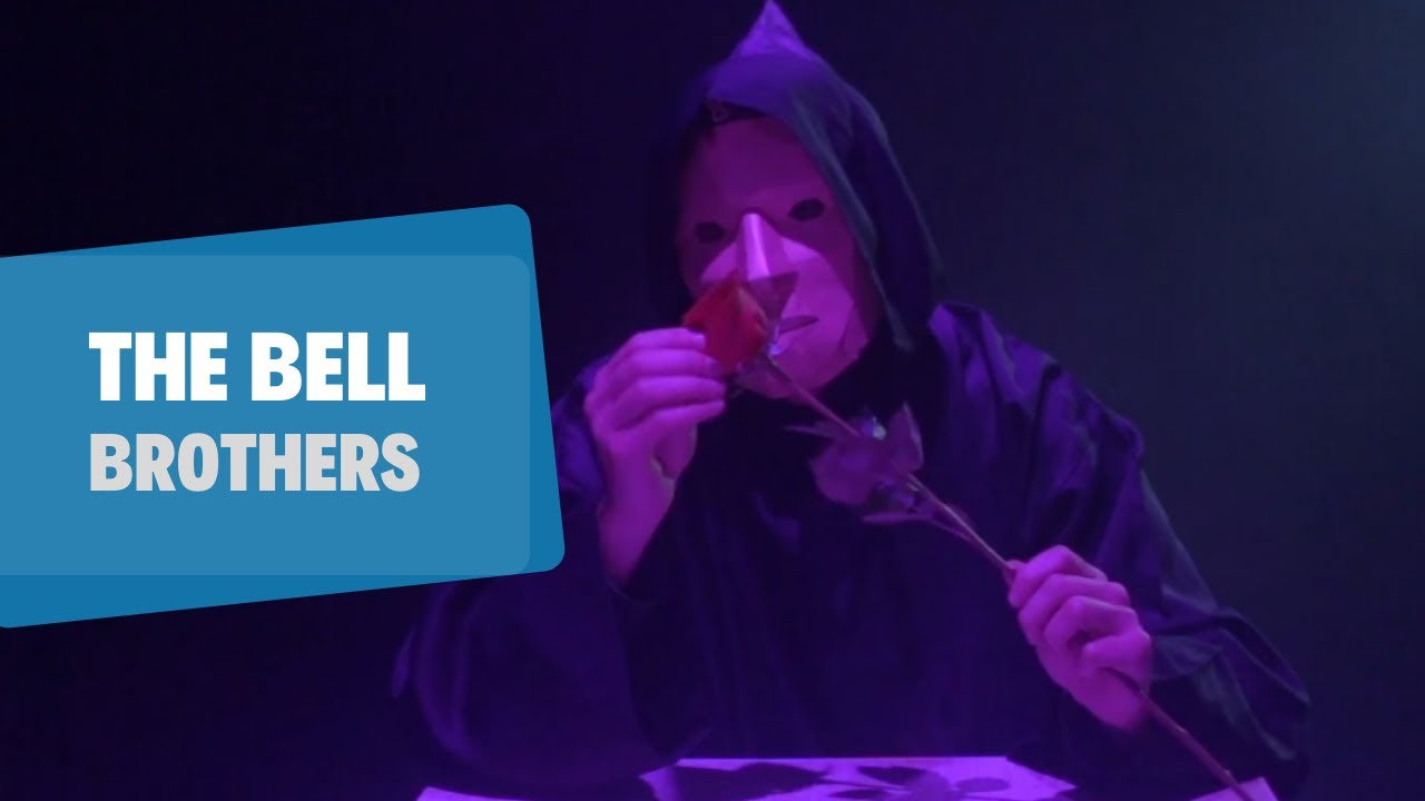 "Out of this world", por The Bell Brothers