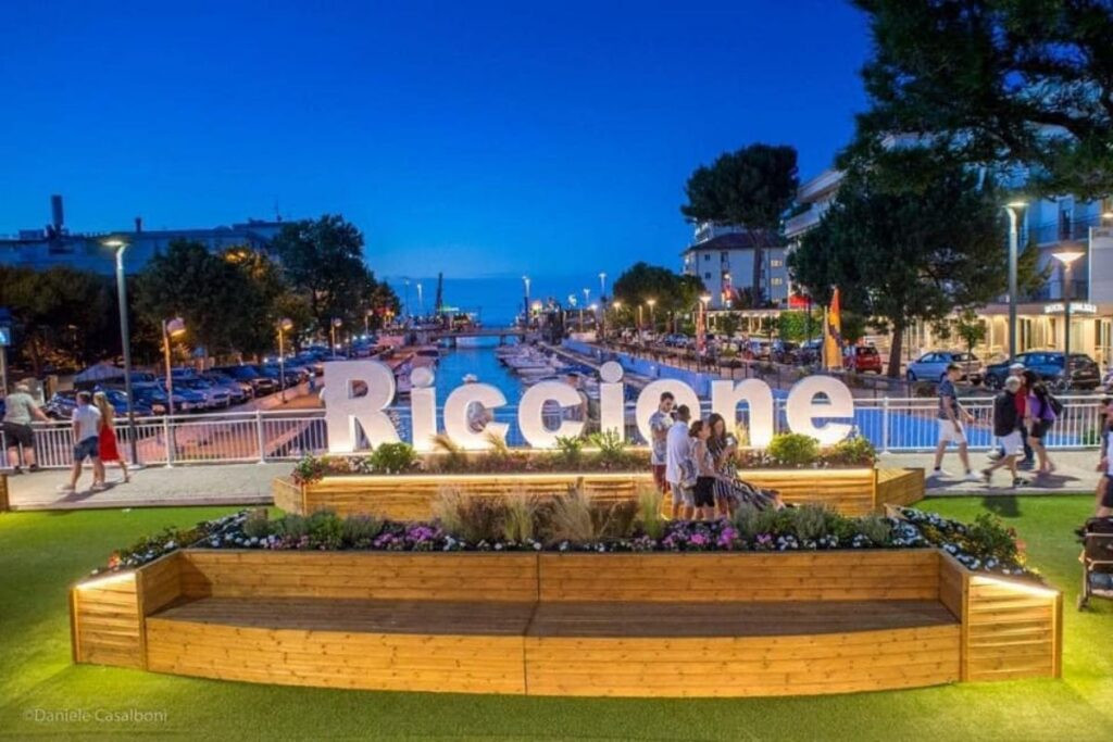 Top 10 Discoteche Riccione Rimini | I migliori eventi Low Cost