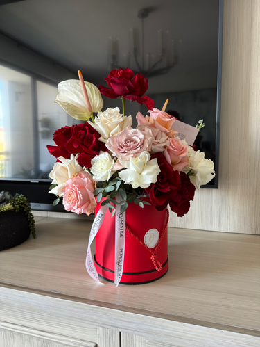 Romantic Rhapsody | Petals of Prestige