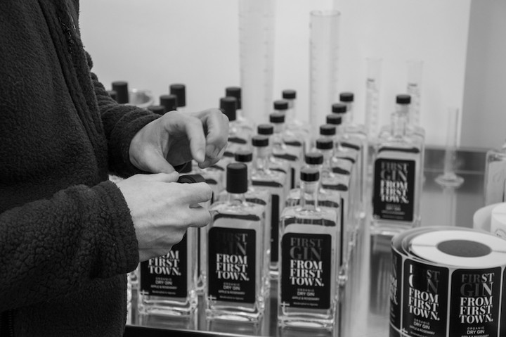 First Gin | Dry Gin från Sigtuna| First Distillery Sigtuna