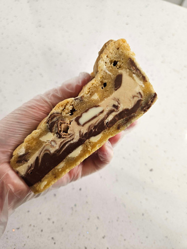 KINDERELLA cookie pie slice | Makes By Megs