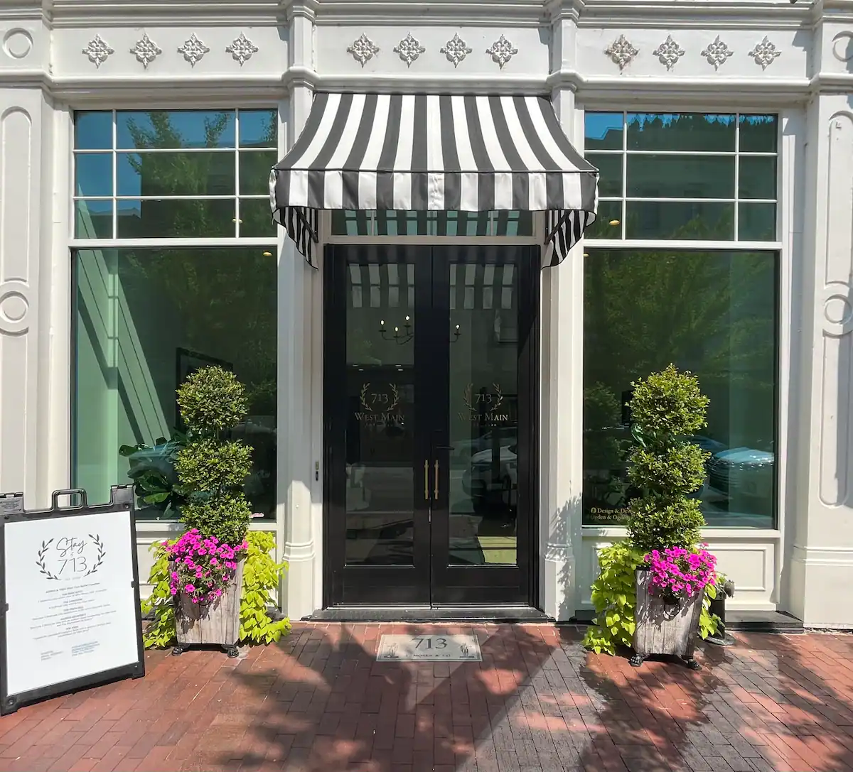 HOME | 713 [stayatthe713.com]