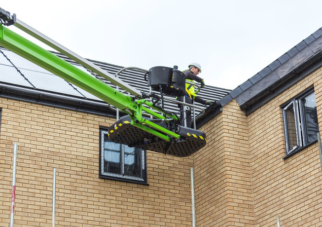 Nifty HR21 4x4 Hybrid - 20.8m Articulated Boom Lift