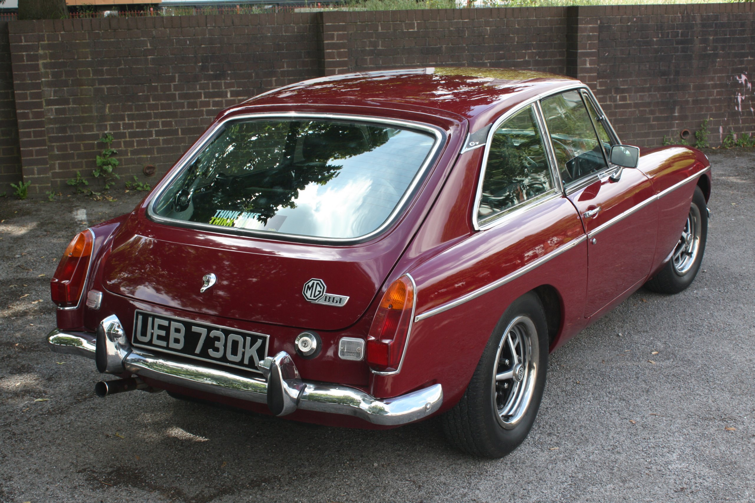 MGB GT - Damask Red | rmc-classics