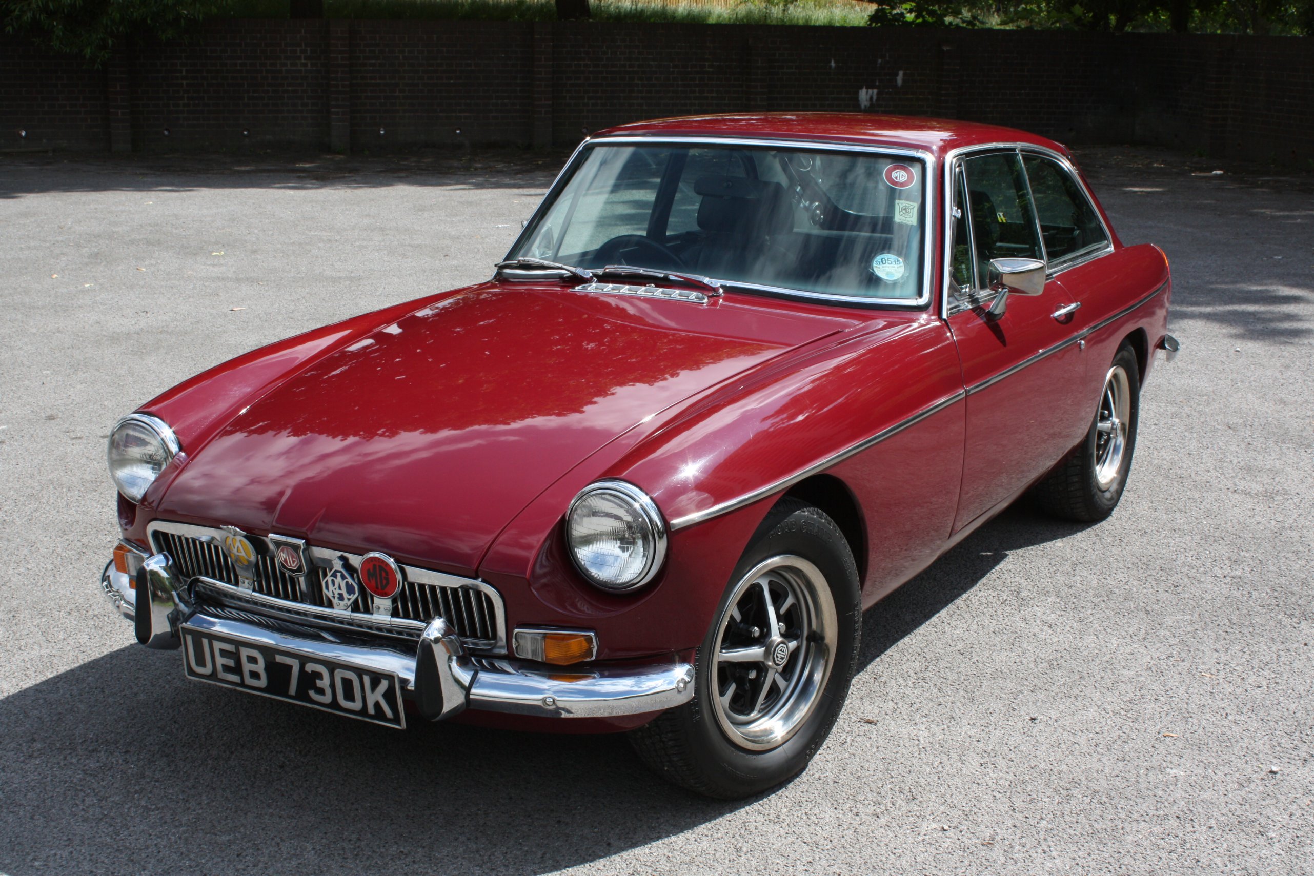 MGB GT - Damask Red | rmc-classics