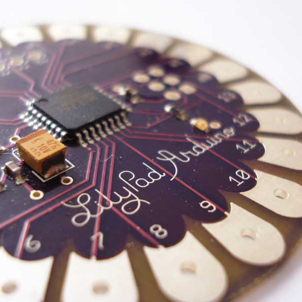 ARDUINO LILYPAD | lozurytech