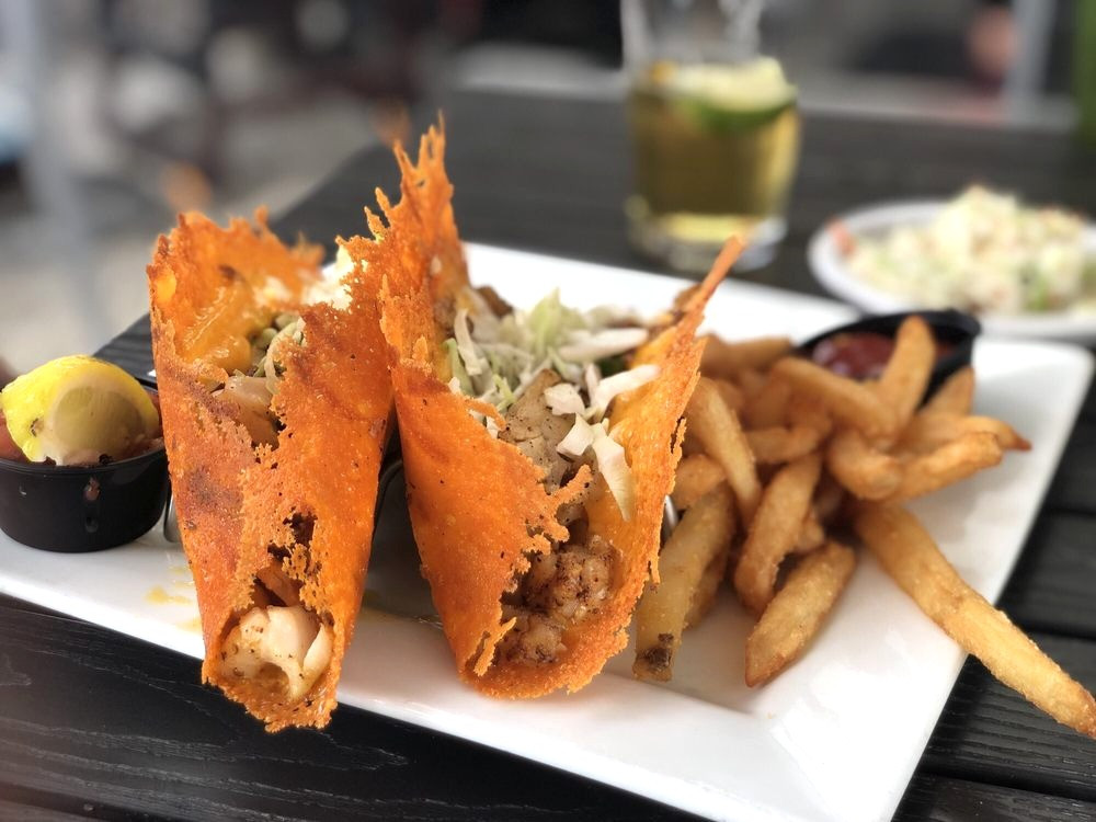 The DEFINITIVE Anna Maria Island Restaurant Guide (Updated for 2025)