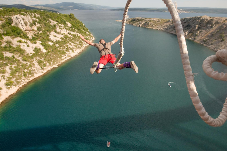 7 Bungee Jumping Spots in the USA for a Thrilling Adventure