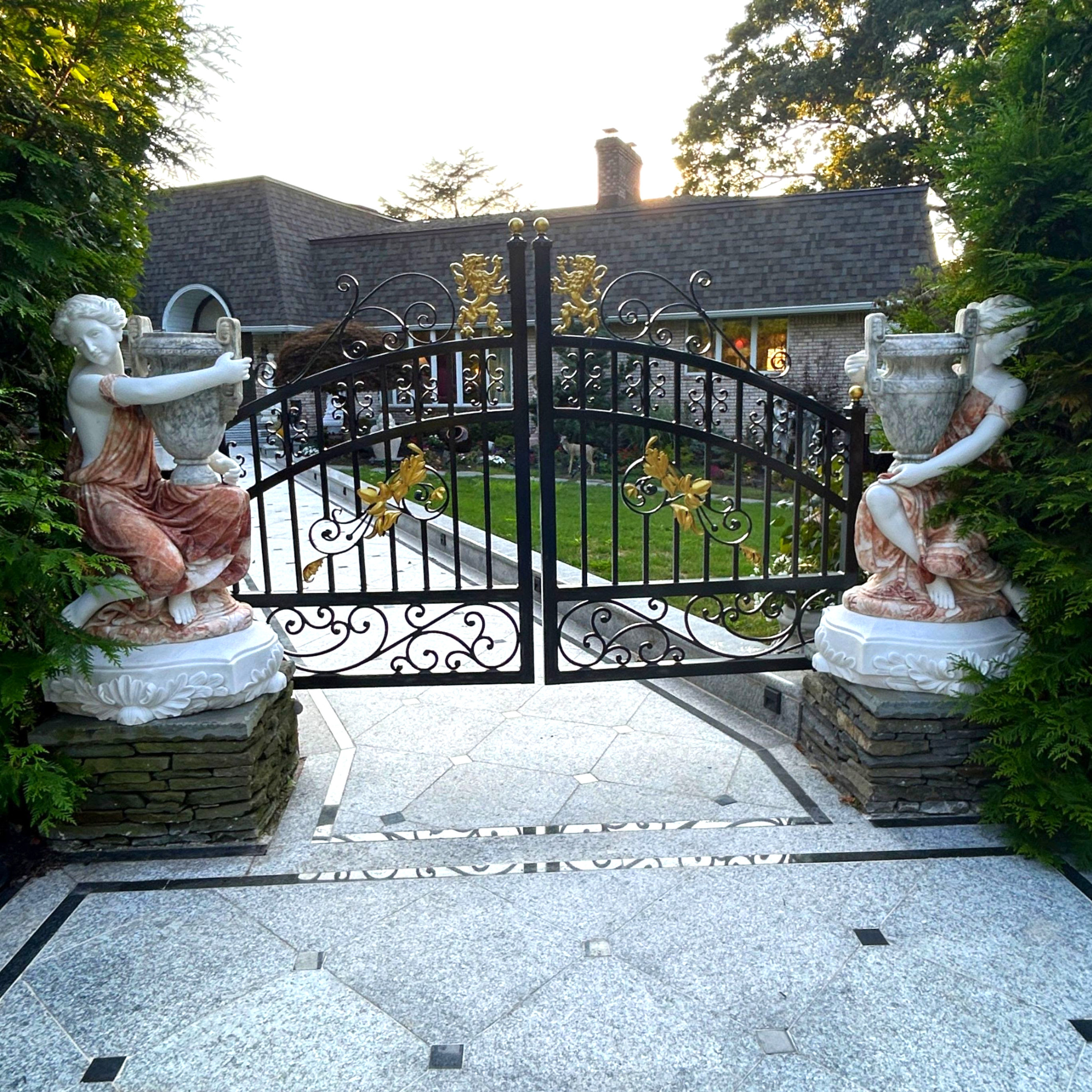 The Key to a Grand Entrance 🔑