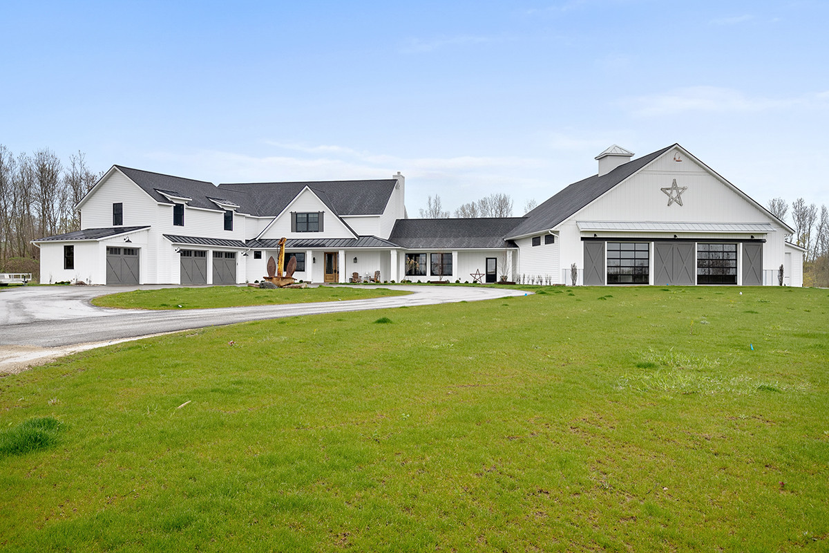 JAMESTOWN FARMHOUSE | DK HOMES